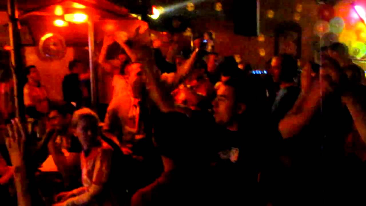 hamburg-atletico-madrid-fulham-hooligans-HD - YouTube