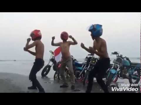 Anak CB joget holiday