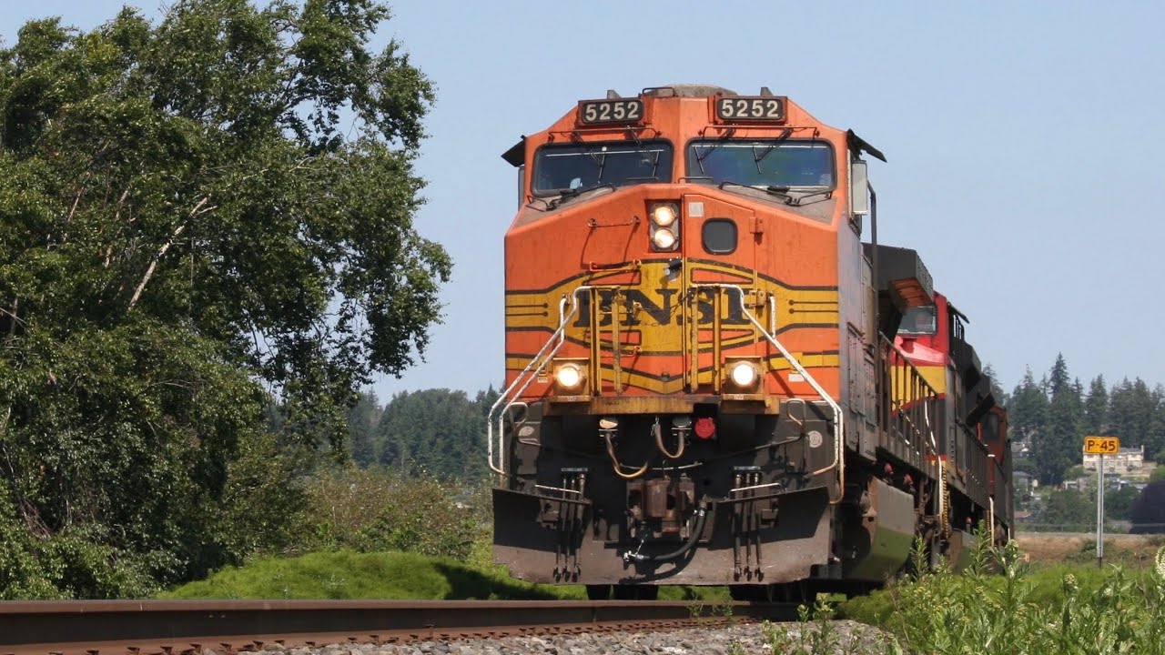 KCS SD70ACe!!! BNSF 5252 Leads RBM-27 (Coal Empty’s) South at Mud Bay BC, BNSF New Westminster ...