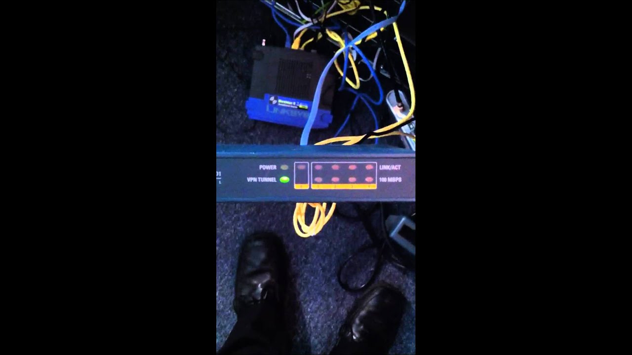 Cisco router - weird lights - YouTube