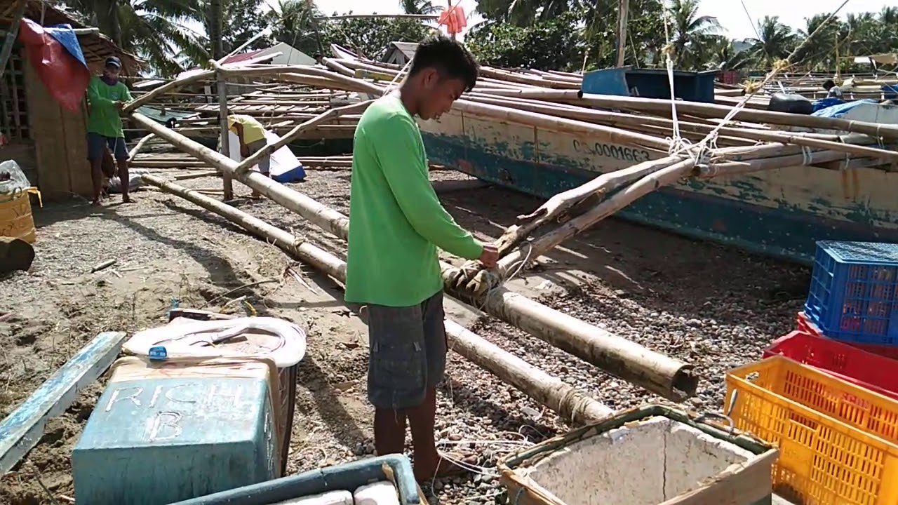 Ganito pala magtali ng katig ng bangka - YouTube