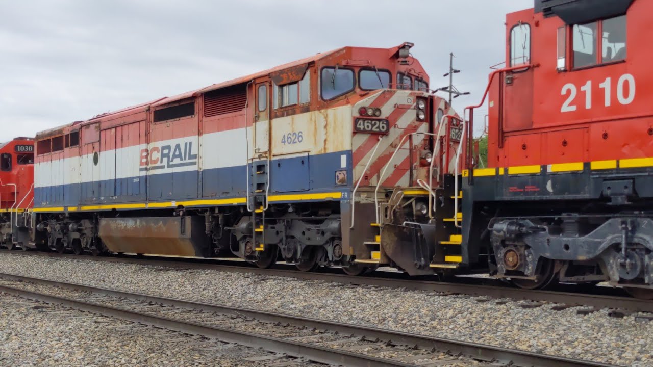 Storage Bound Dash 8 Locomotives - YouTube