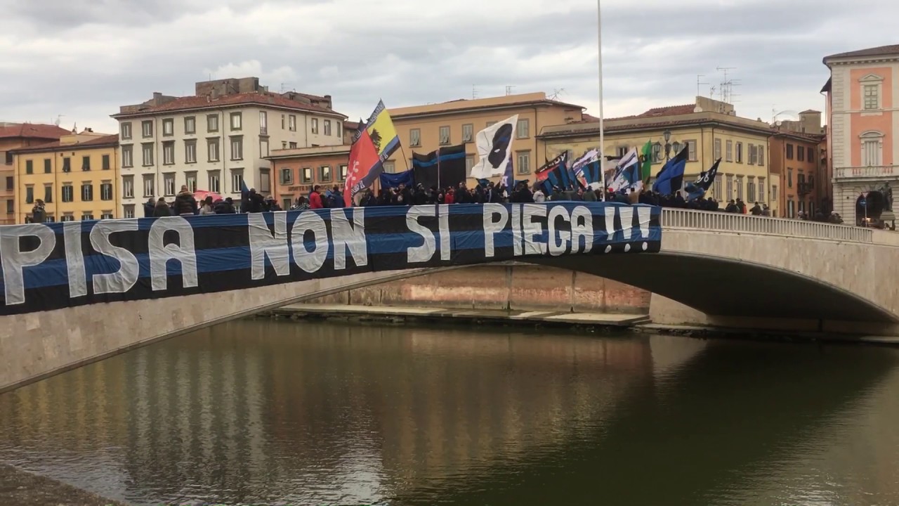 Ultras Pisa corteo contro Daspo - YouTube
