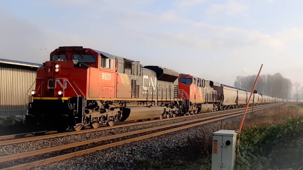 5 Seconds Of Continuous Train Horn! CN Grain Train 843 At Glen Valley ...
