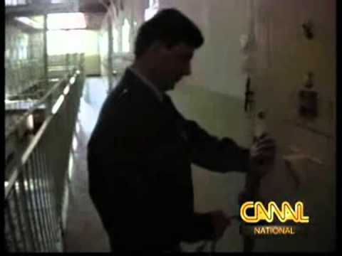 le clown de prison - YouTube