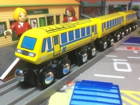 juguetes de trenes Toys "R" Us Imaginarium Wooden Toy train in Motion ...