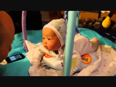 Ayrton & Daddy doing Belly time at 3 months - Зарядка в 3 месяца на животе