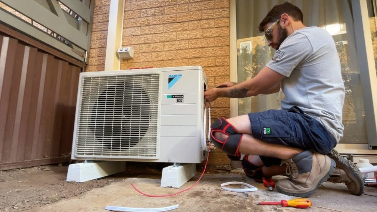 INSTALLING A DUCTLESS MINI SPLIT AIR CONDITIONER. - YouTube