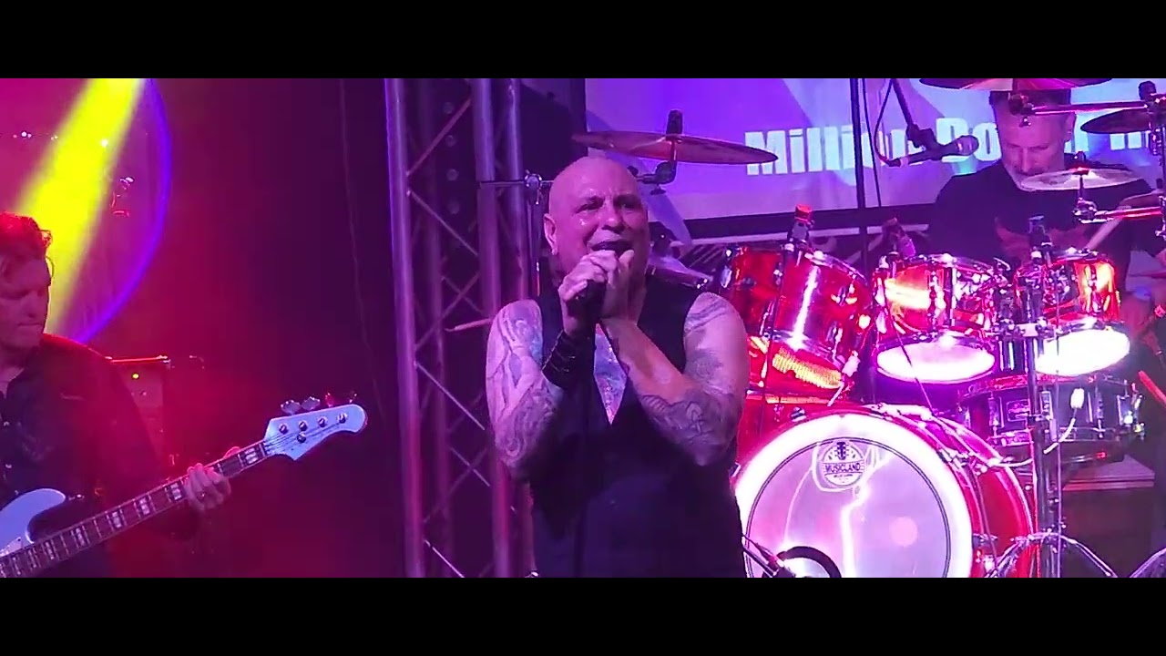The Break Up Song (They Don't Write Em) - MDR - At Musicland - YouTube