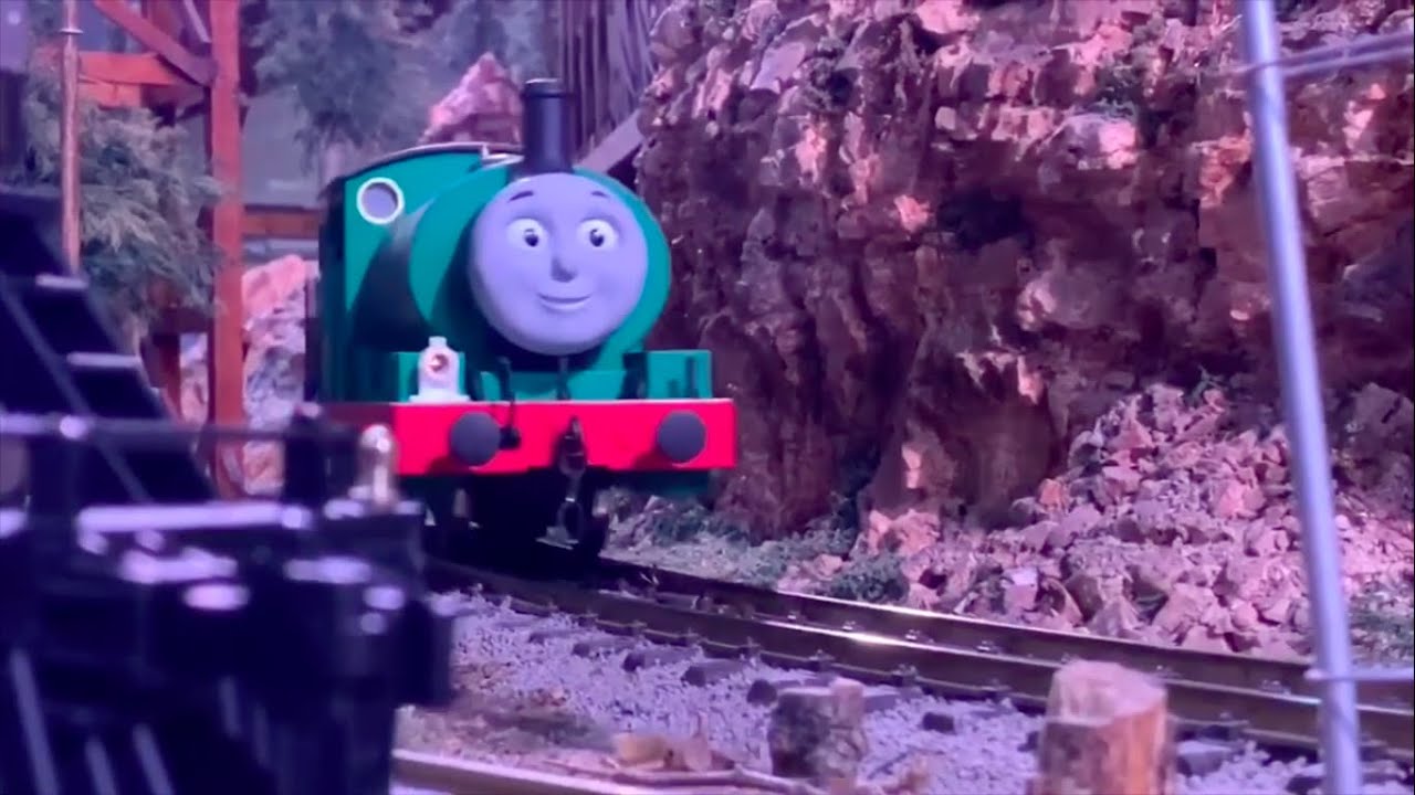 Update on g scale projects (THOMAS RUNS FINALLY) - YouTube