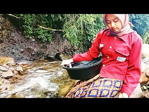 viral‼️gadis desa cantik mandi di kali
