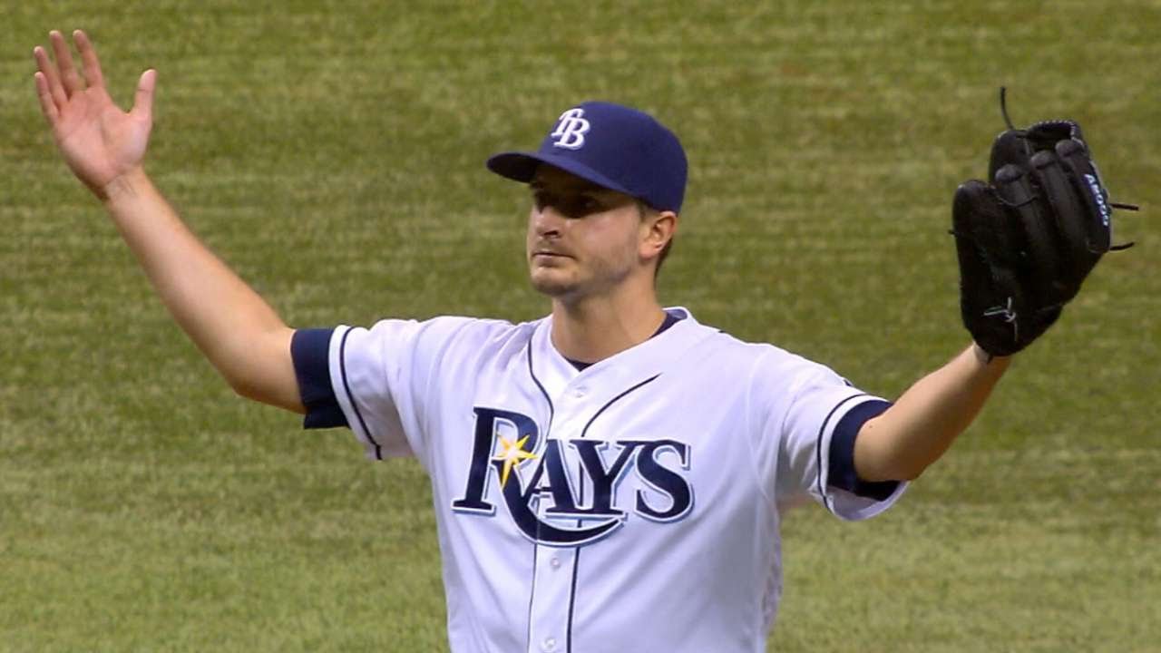 Odorrizi argues with umpire, gets ejected - YouTube