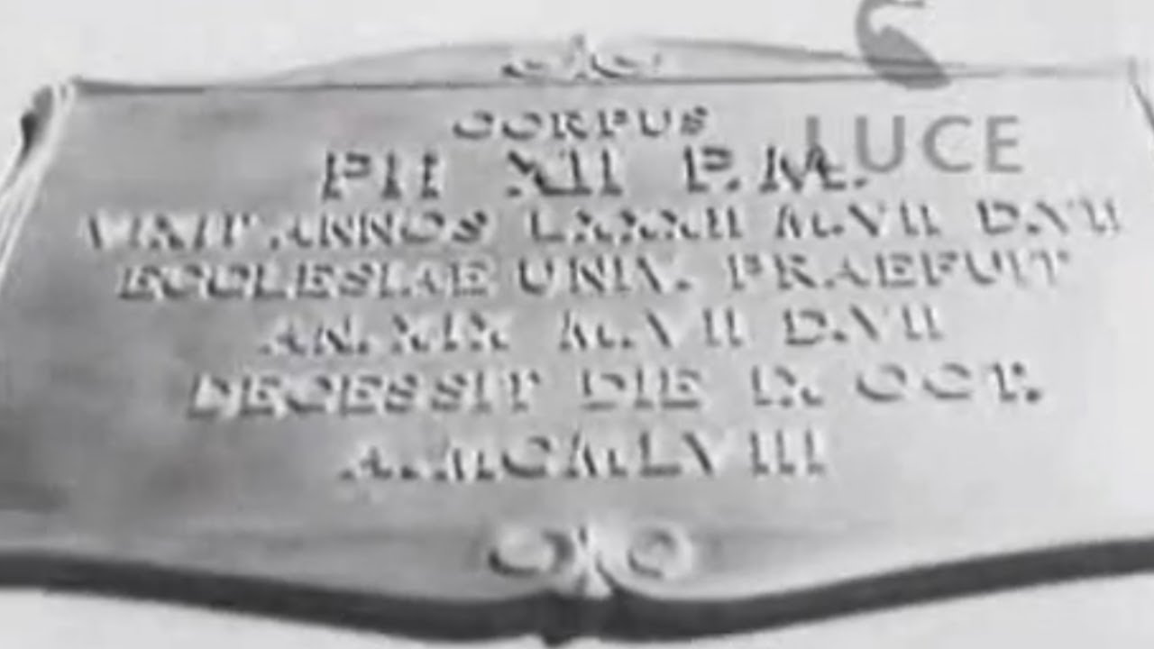 The last Rites for Pius XII. The Pope rests beside the Tomb of Saint ...