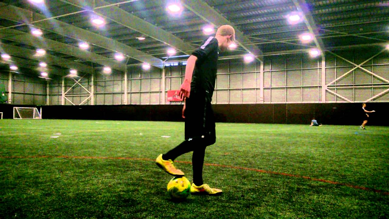 stop and turn (football) - YouTube