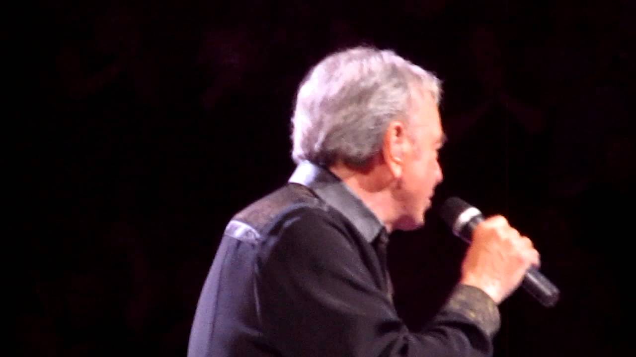Neil Diamond concert in Philadelphia June 18,2012 - YouTube
