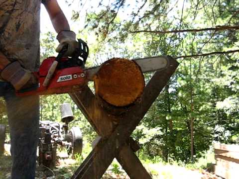 Solo 651 Chain saw cutting. - YouTube