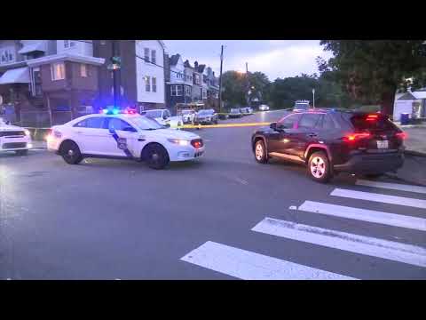 Man shot multiple times while driving in car with 2 young children in Philadelphia