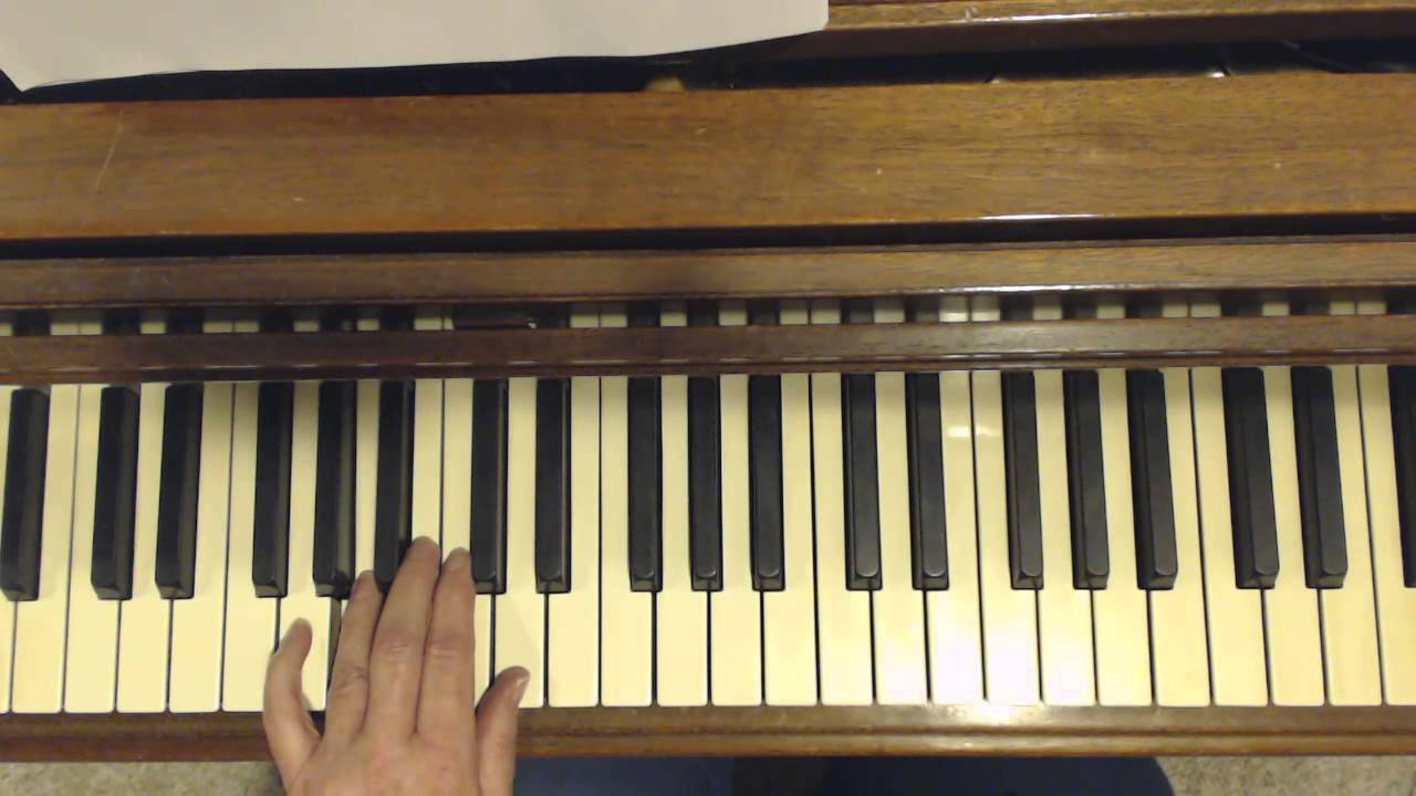 Minuet in G left hand - YouTube