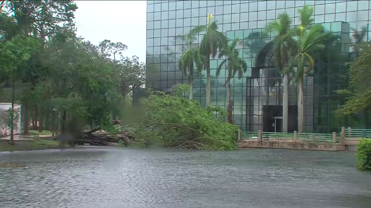 Update from Irma powered storm surge in Boca Raton - YouTube