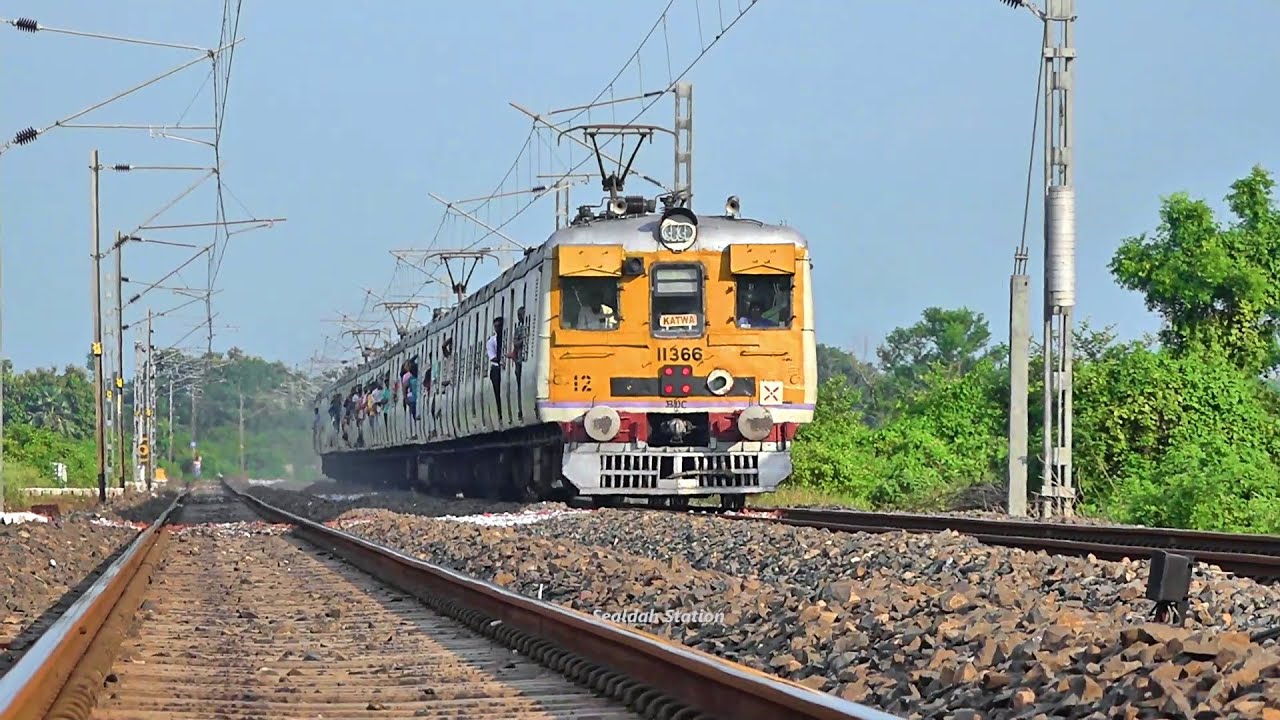 37917/Howrah-Katwa Local Train || Eastern Railways 12 coaches EMU Local ...