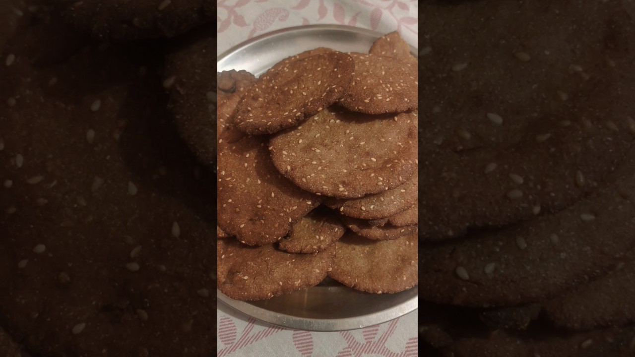 #garmagaram til and gud ki puriyaa😋🥰😍soo tasty#shorts😍🥰😋 - YouTube