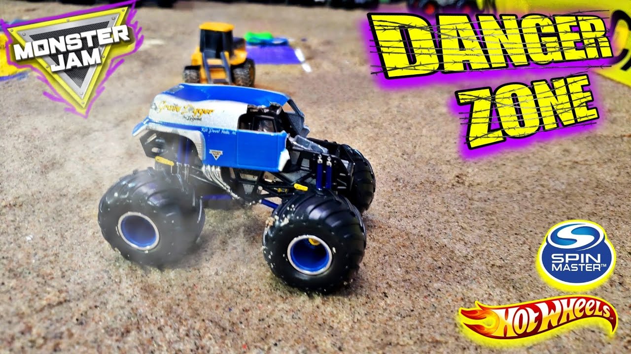 MONSTER JAM Diecast Racing! "Danger Zone" - YouTube