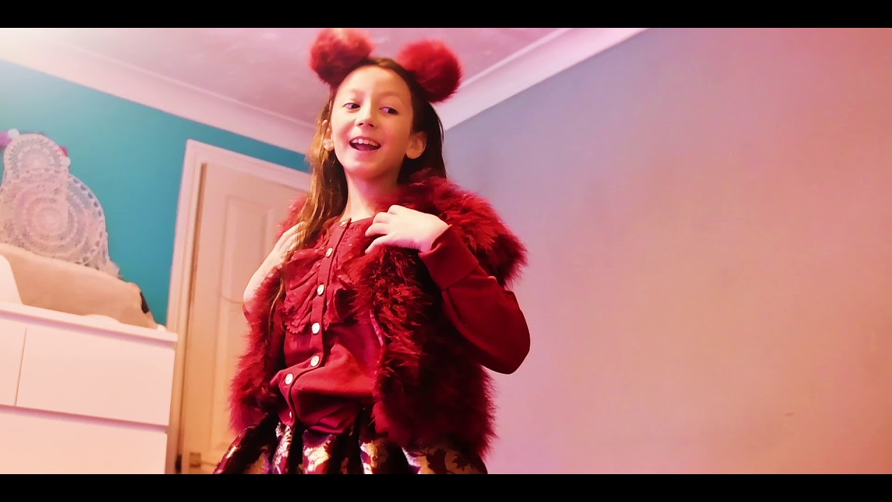 Charlie Russell - Professional Profile, Photos on Mandy