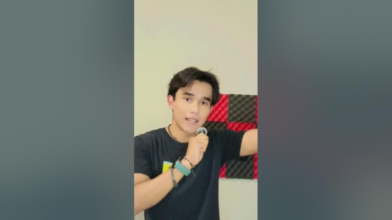 Mustang M81 - YouTube