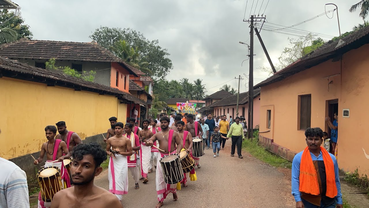 Katapady Ganapathi visarjana Meravanige #live news - YouTube