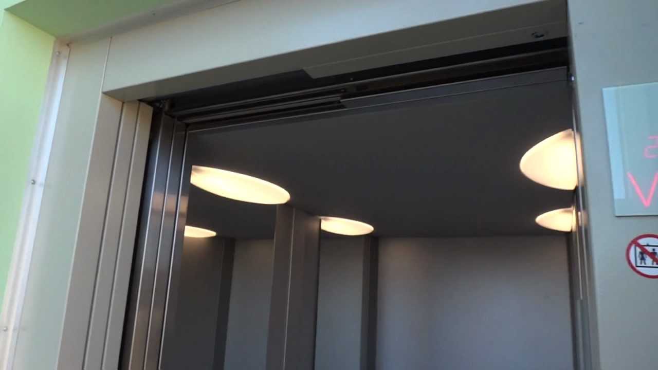Schindler 3300 MRL Traction elevator @ Västra Tullgatan 37, Hudiksvall ...