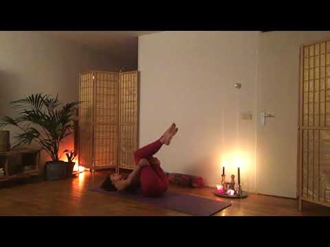 Avond ritueel, ontspannen met yoga - YouTube