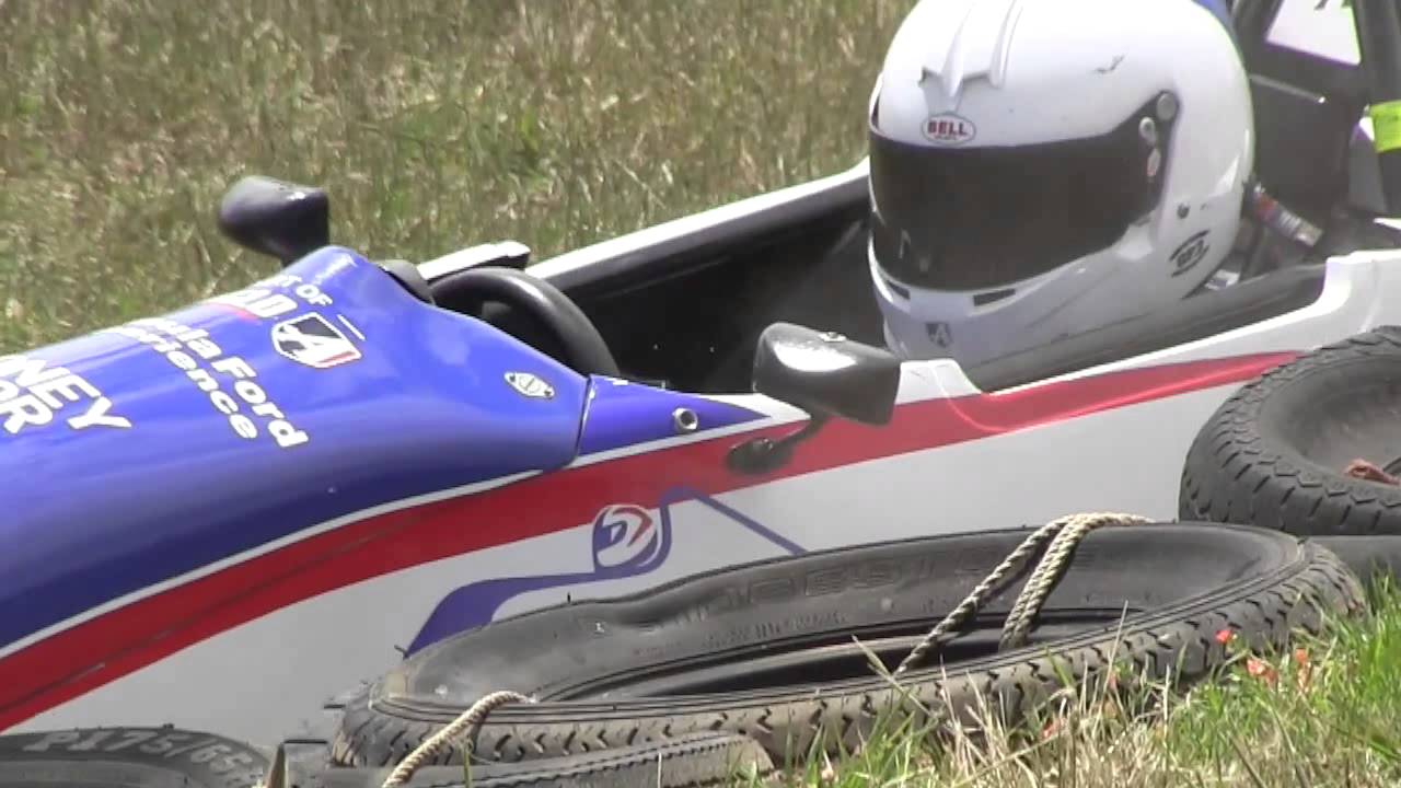 Island Magic Formula Ford Crash - YouTube