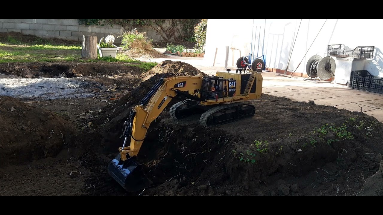 rc CAT 6015B excavator - YouTube