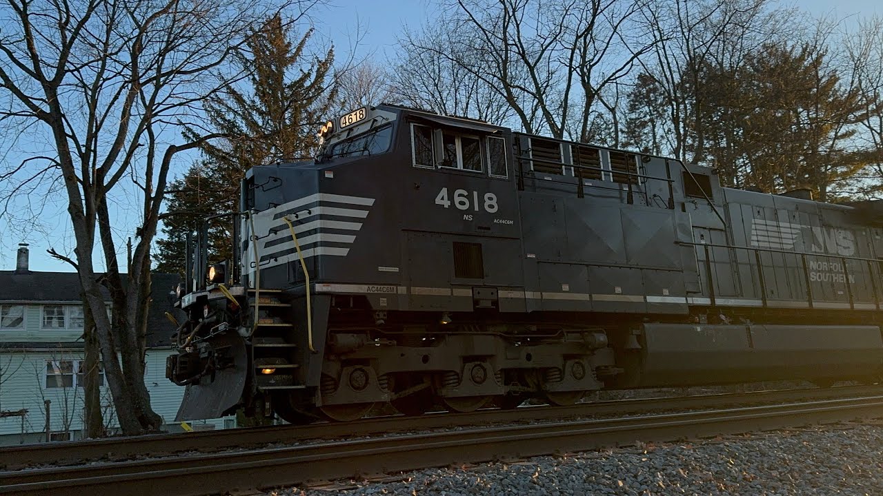 NS 4618 AC44C6M leads NS 18G through Manville NJ with nice crew! 2/6 ...