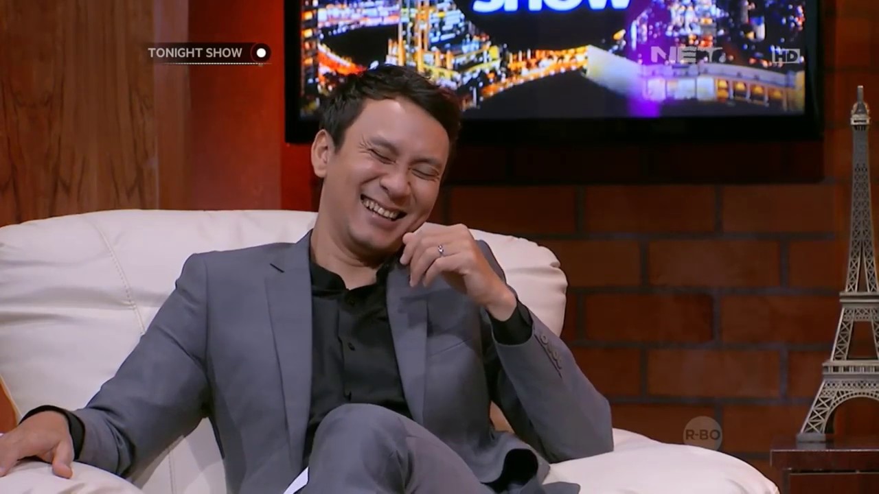 Episode pertama Vincent Desta menjadi host di Tonight Show (2) - YouTube