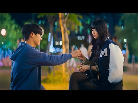 Ona Je Nekada Bila K-pop Idol, A Sada Se Siromašni Student Zaljubi U Nju