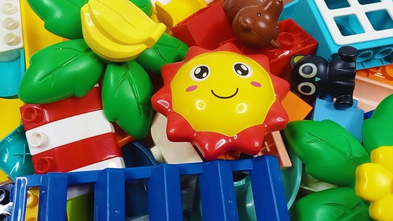Satisfying building blocks marble run ☆ Build a marble track with lego ...