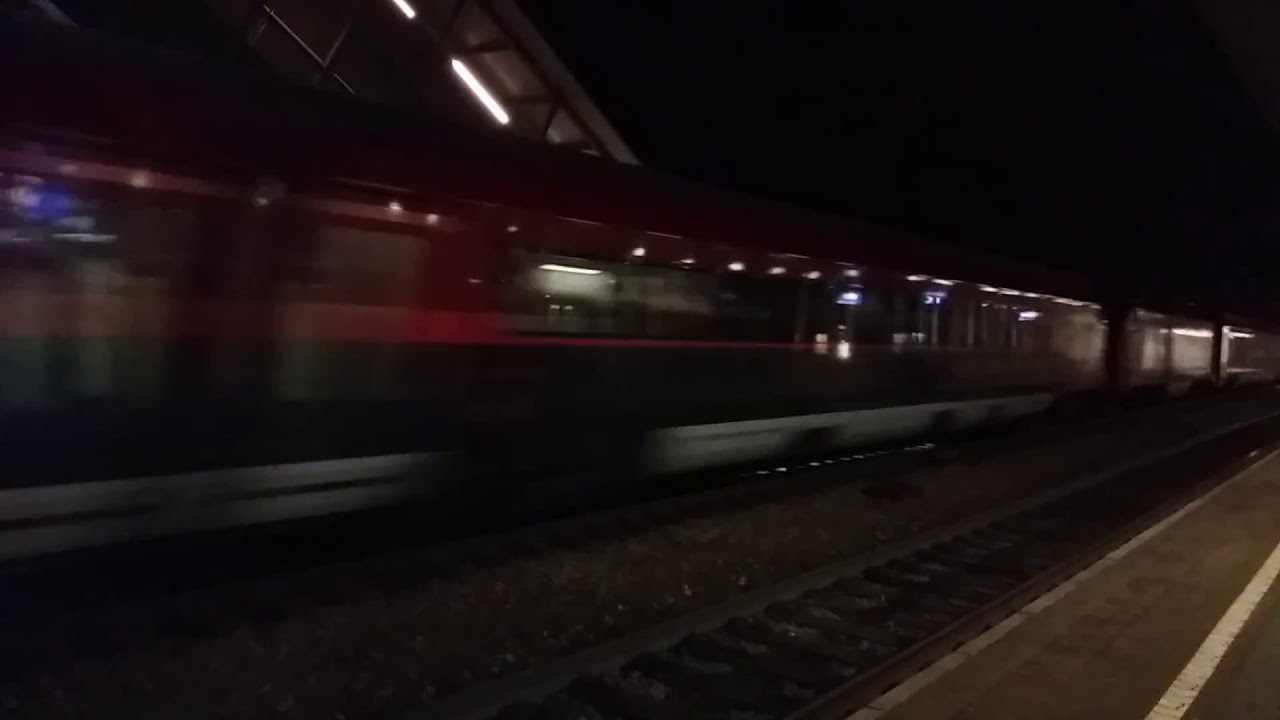 ÖBB RJX 866+66 durchfährt Wels HBF - YouTube
