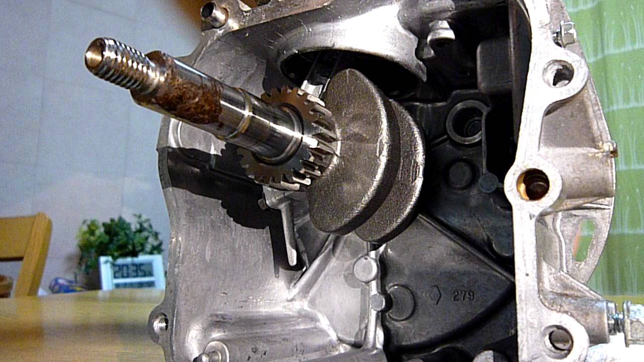 HONDA G100 engine cranking by hand - YouTube