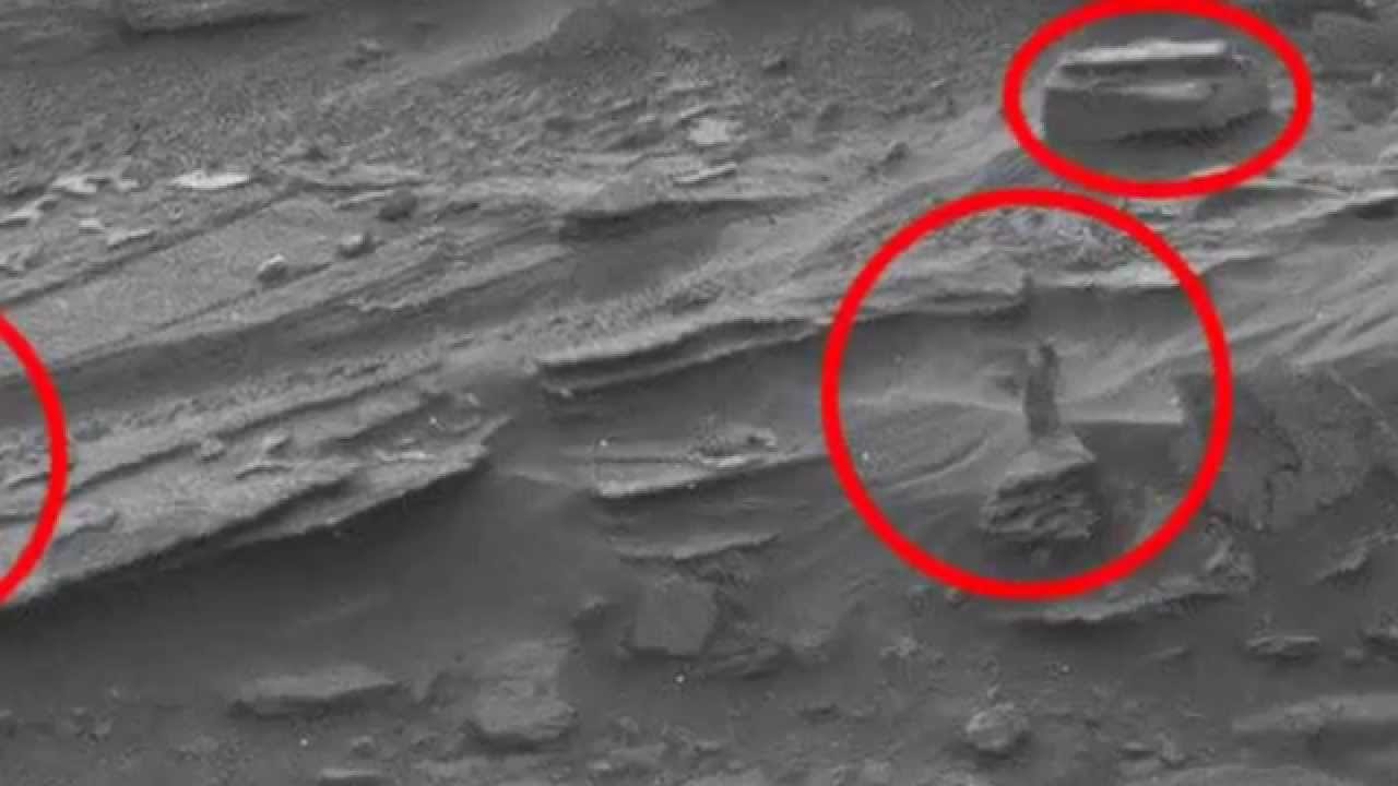 Dark Lady on mars | woman-like figure captured on Mars by NASA’s ...
