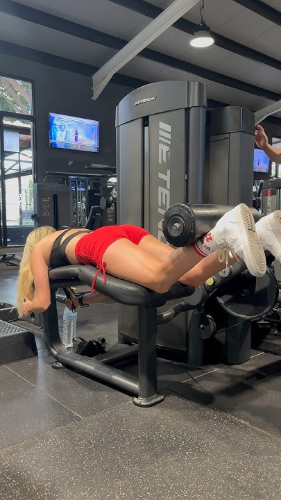 Lying hamstring curl form - YouTube