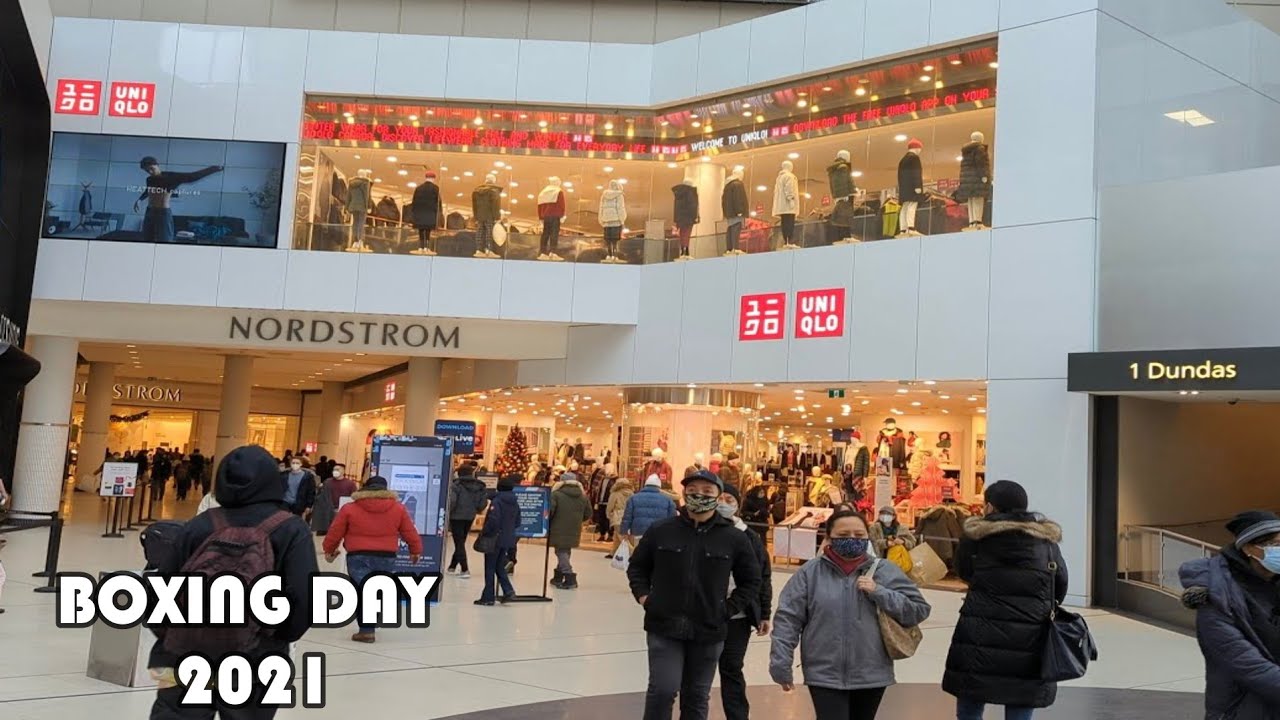 Boxing Day Walk At Eaton Centre Toronto - YouTube
