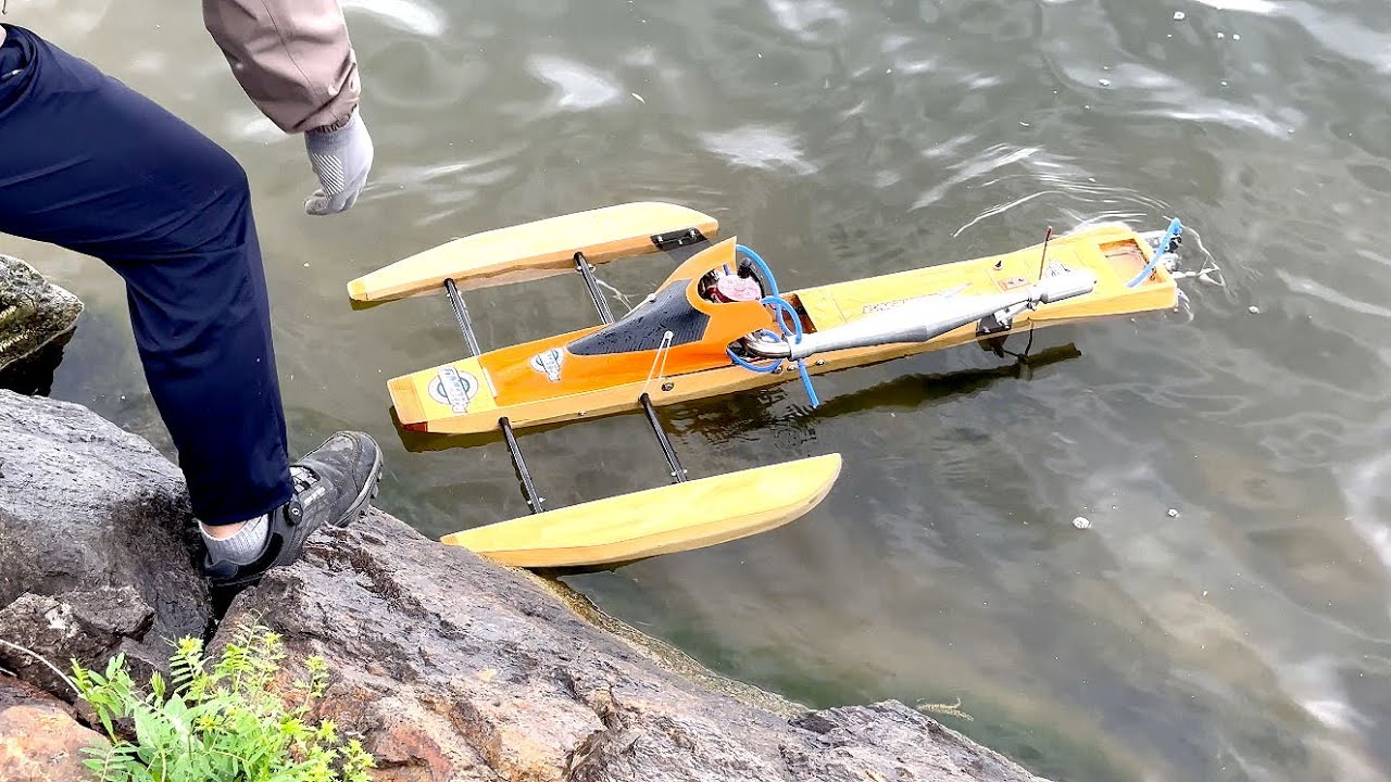 RC Power Boat 3P - RCMK Gasoline Engine and CM Racing Hull - YouTube