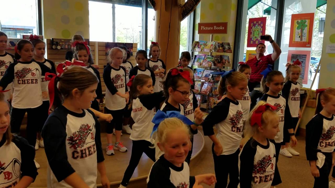 DDS fundraiser cheerleading 2016 - YouTube