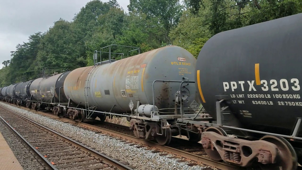 CSX engine 3129, 995 with bnsf engine 6251 and 9741 in Executive MAC ...