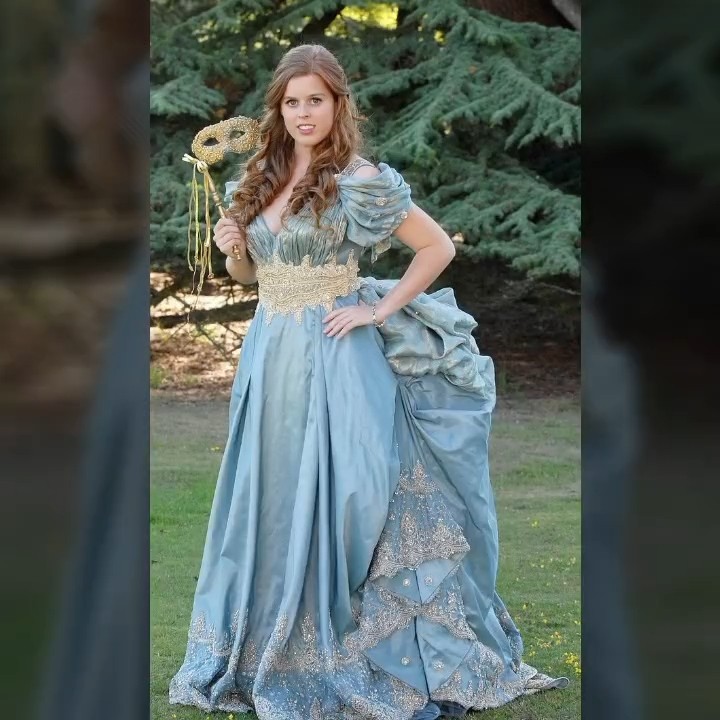 princess Beatrice Most Stylish and iconic photos||Royal family - YouTube