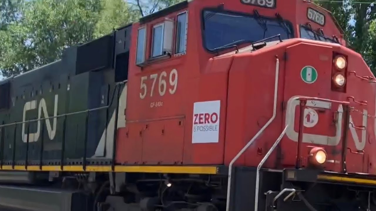 Railfanning In Durand Michigan /W @bbtrainproductions1225 - YouTube