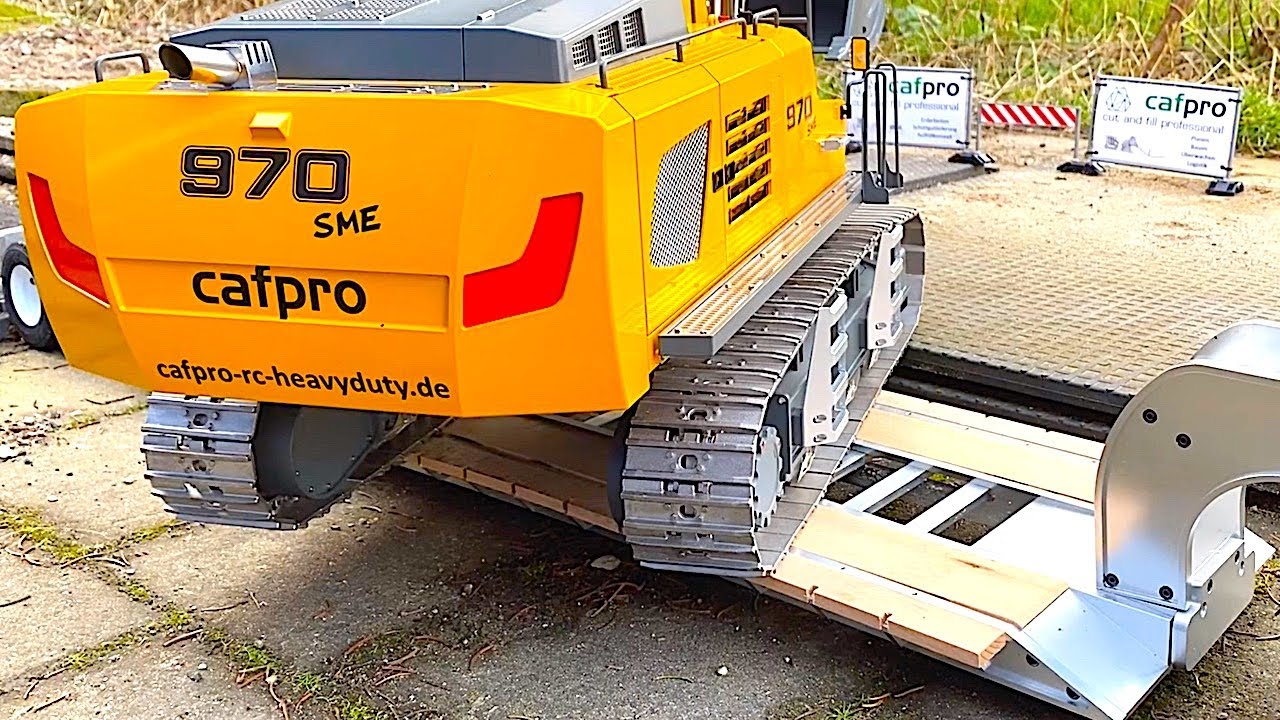 Amazing BRAND NEW Radio Controlled hydraulic LIEBHERR 970 SME made by ...
