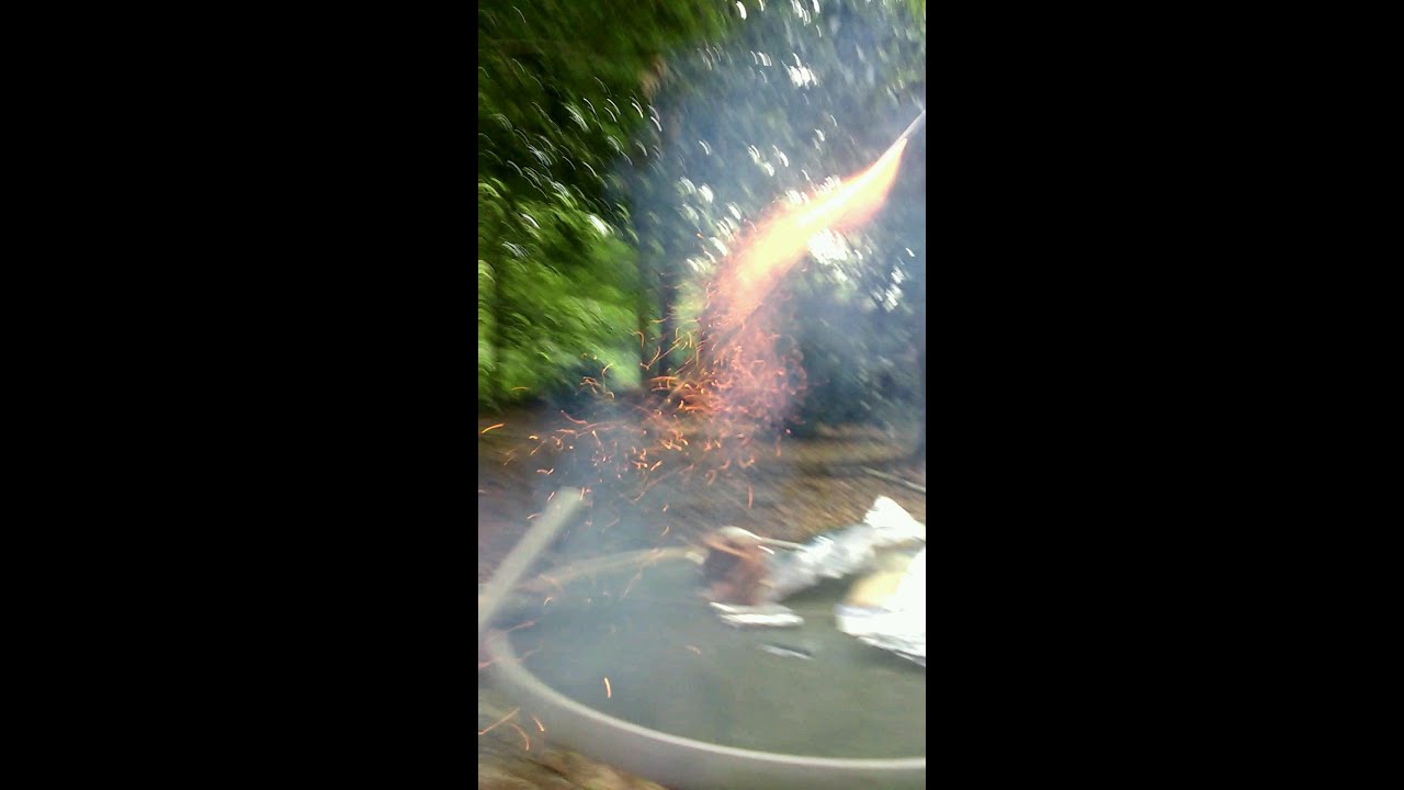 2 Fast burning visco cannon fuse bottle rockets. - YouTube