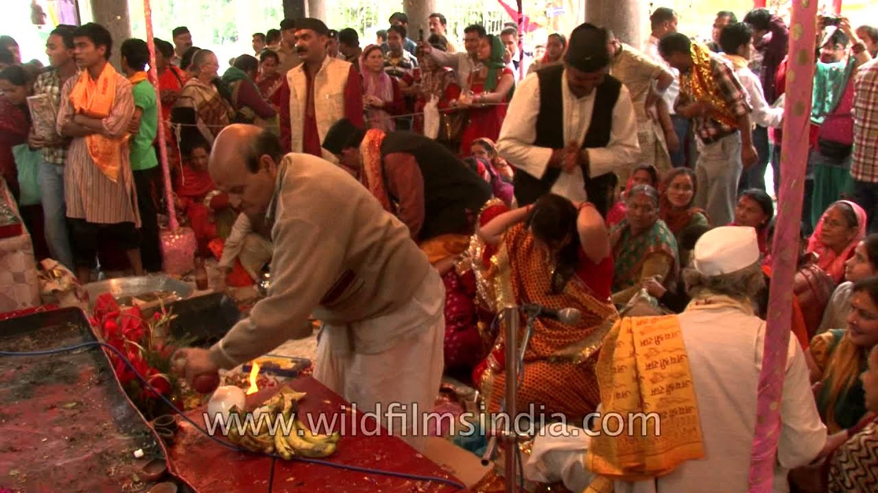 Hindu pandits perform religious rituals during Nanda Devi Mahotsav ...